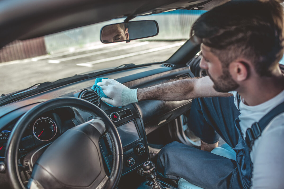 ¡El interior de los coches puede tener hasta 16 veces más gérmenes y bacterias que un inodoro ...